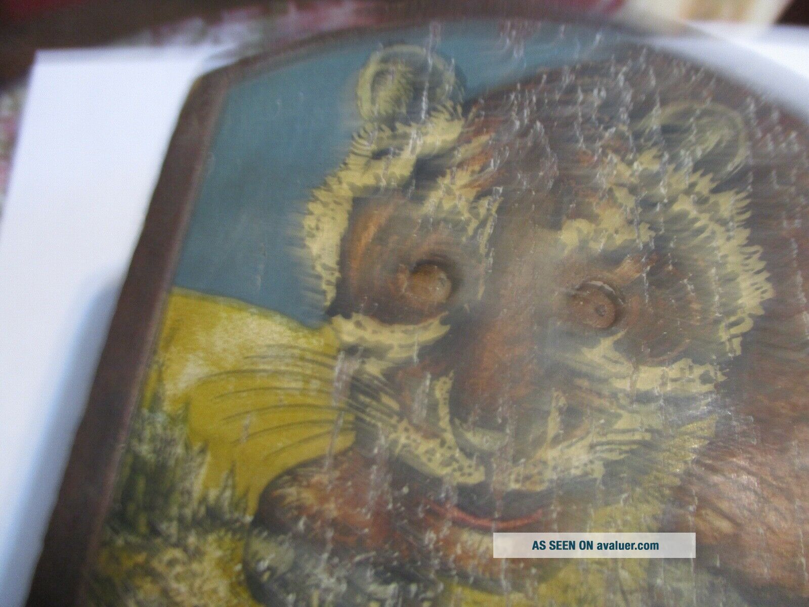 RARE WAG ON THE WALL SHIELD TIGER EYE AUTOMATA CLOCK. RUNS | #340089
