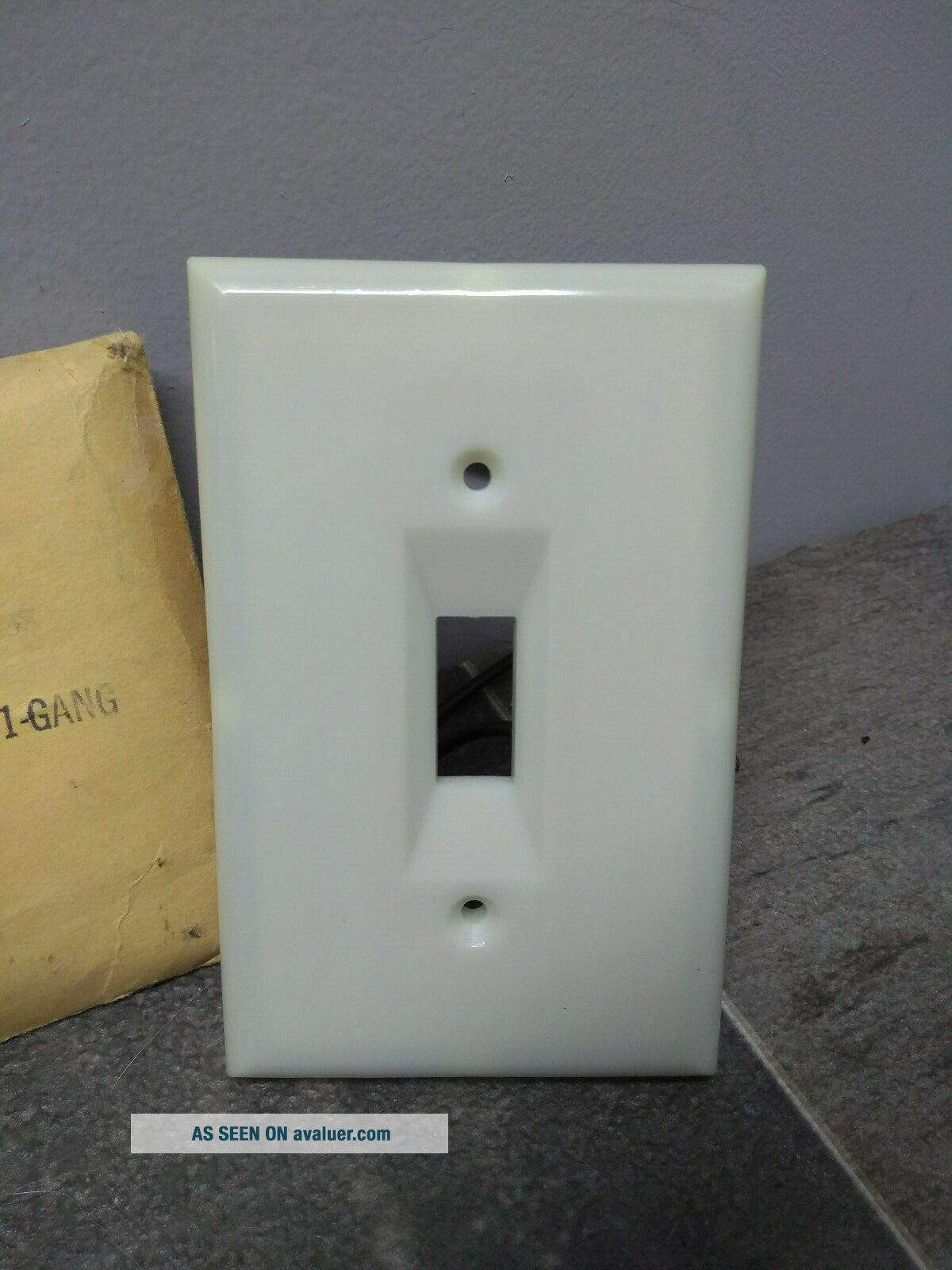 NOS Sylvania Panelescent Illuminated Lighted Vintage Light Switch Plate ...