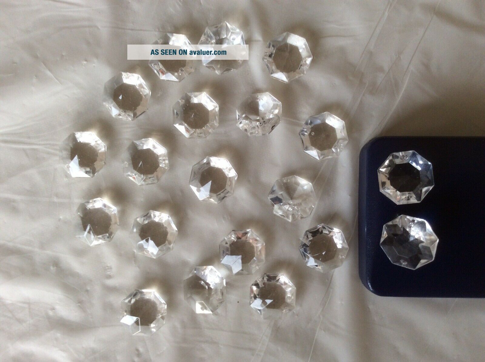 20 VINTAGE LARGE OCTAGONAL 25mm PRISMS FOR CHANDELIER. | #456695