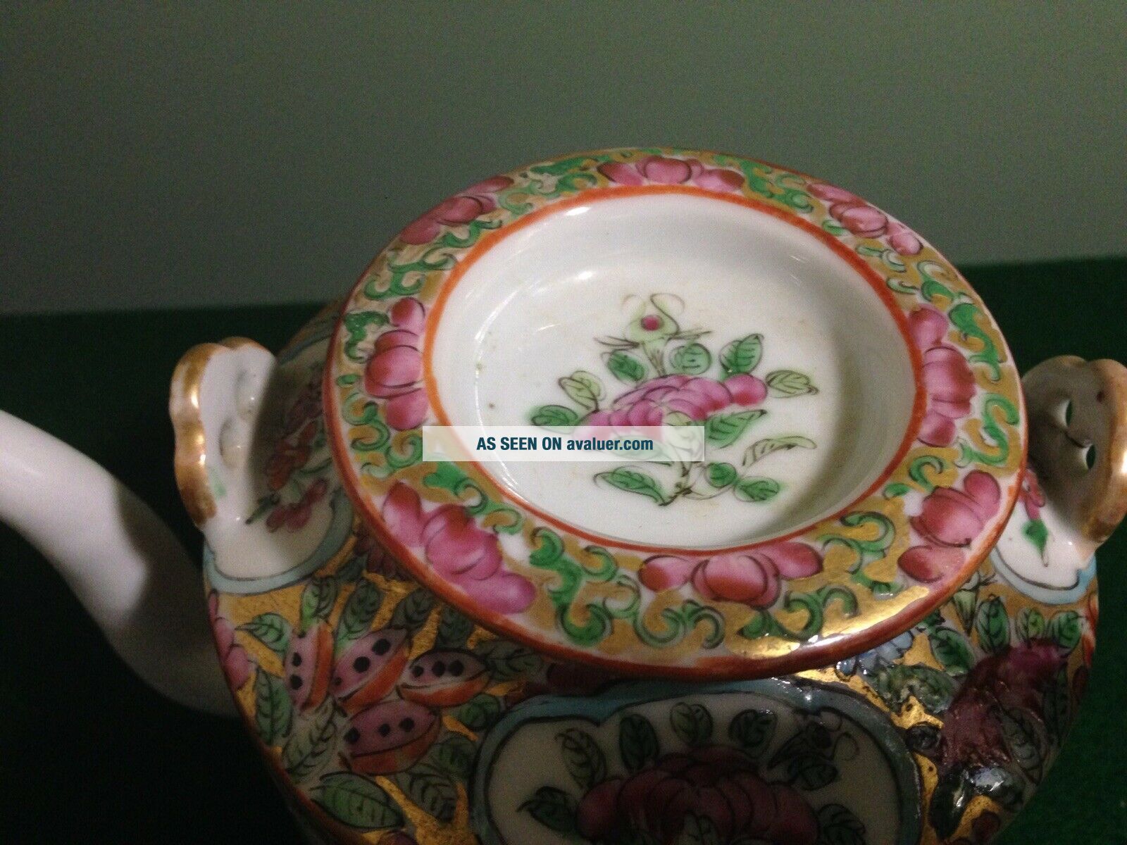 Chinese Rose Medallian Drum Tea Pot 5 1/2 Inches - Missing Handle | #461488