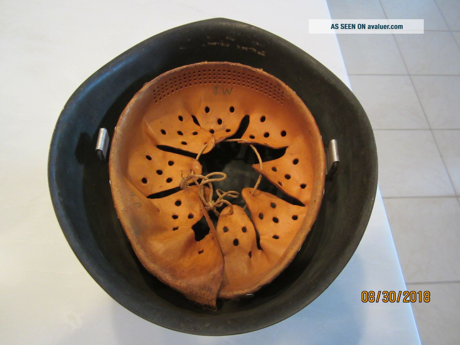 WWII ITALIAN M33 HELMET CAMO PAINT STAMPED SRM | #490921