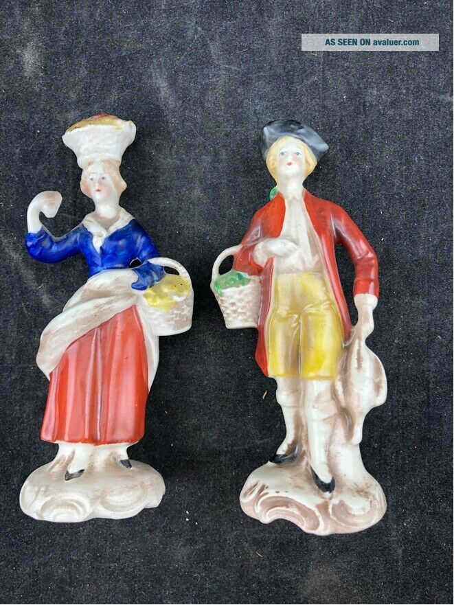 EARLY WILLIAM GOEBEL COLONIAL COUPLE FIGURINES 574 | #539153