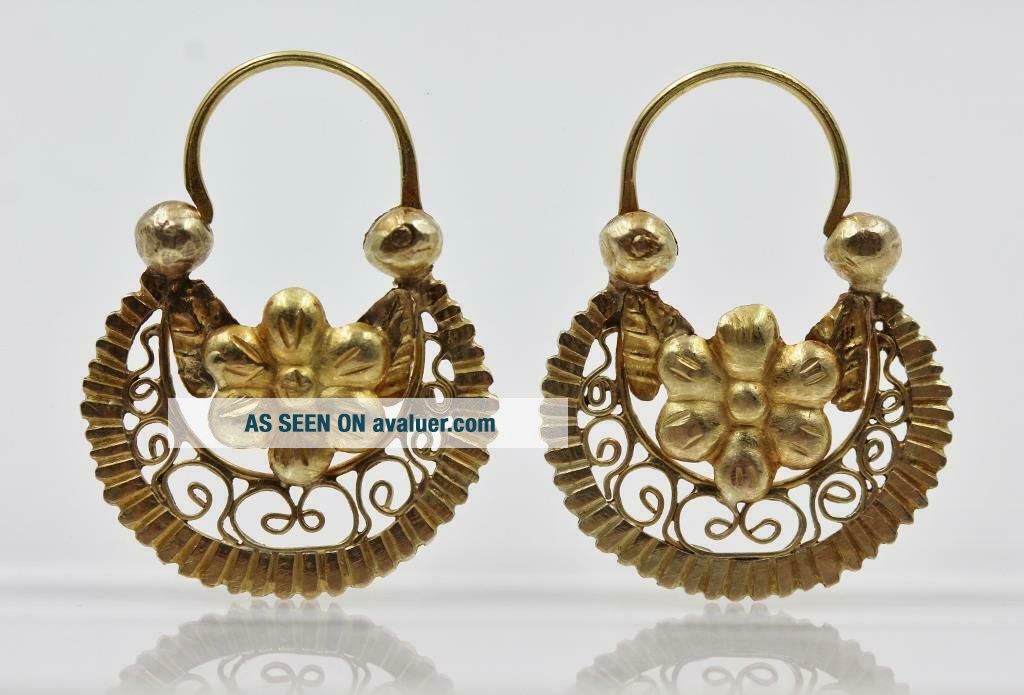ANTIQUE VICTORIAN 18K YELLOW GOLD FILIGREE FLOWER DESIGN EARRINGS | #685802