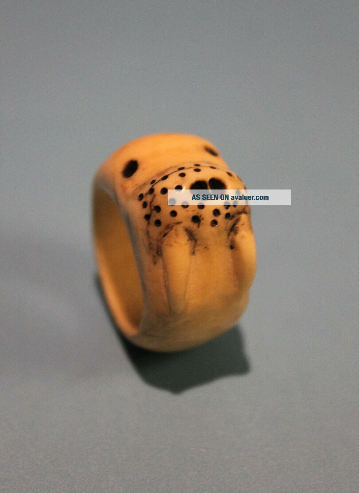Vintage Inuit Eskimo Alaskan Hand Carved Ring | #752172
