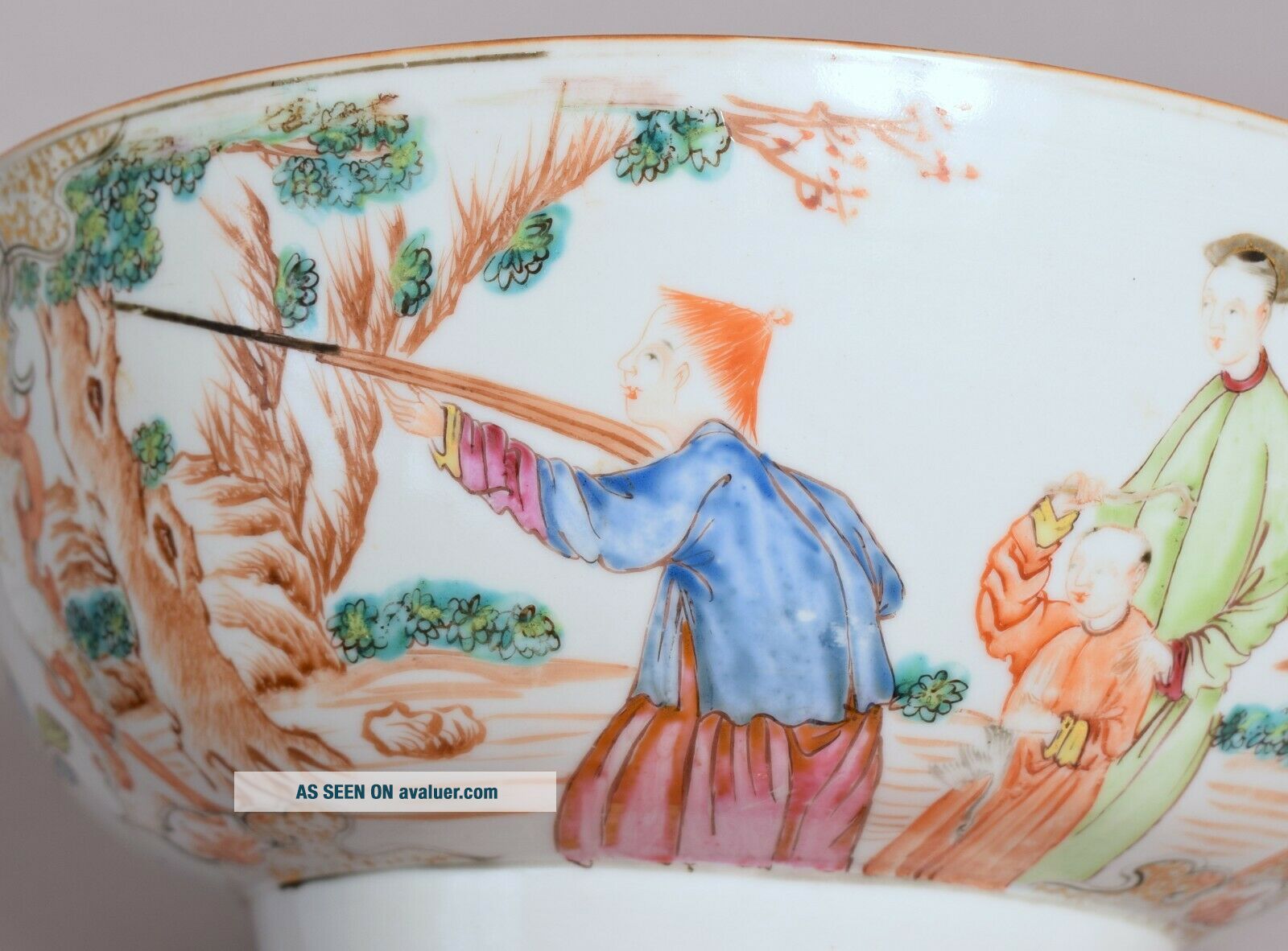 AN UNUSUAL LARGE ANTIQUE 18THC QIANLONG PERIOD CHINESE PORCELAIN PUNCH ...