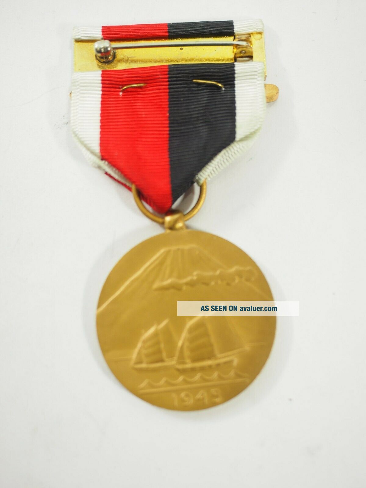 WW II Army Of Occupation Medal With Japan Bar On Ribbon | #797862