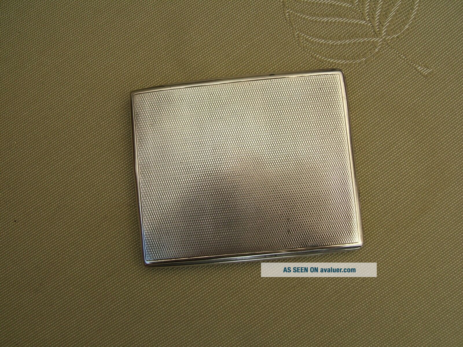 VINTAGE SILVER CIGARETTE CASE. HALLMARKED SHEFFIELD 1928. WILLIAM ...