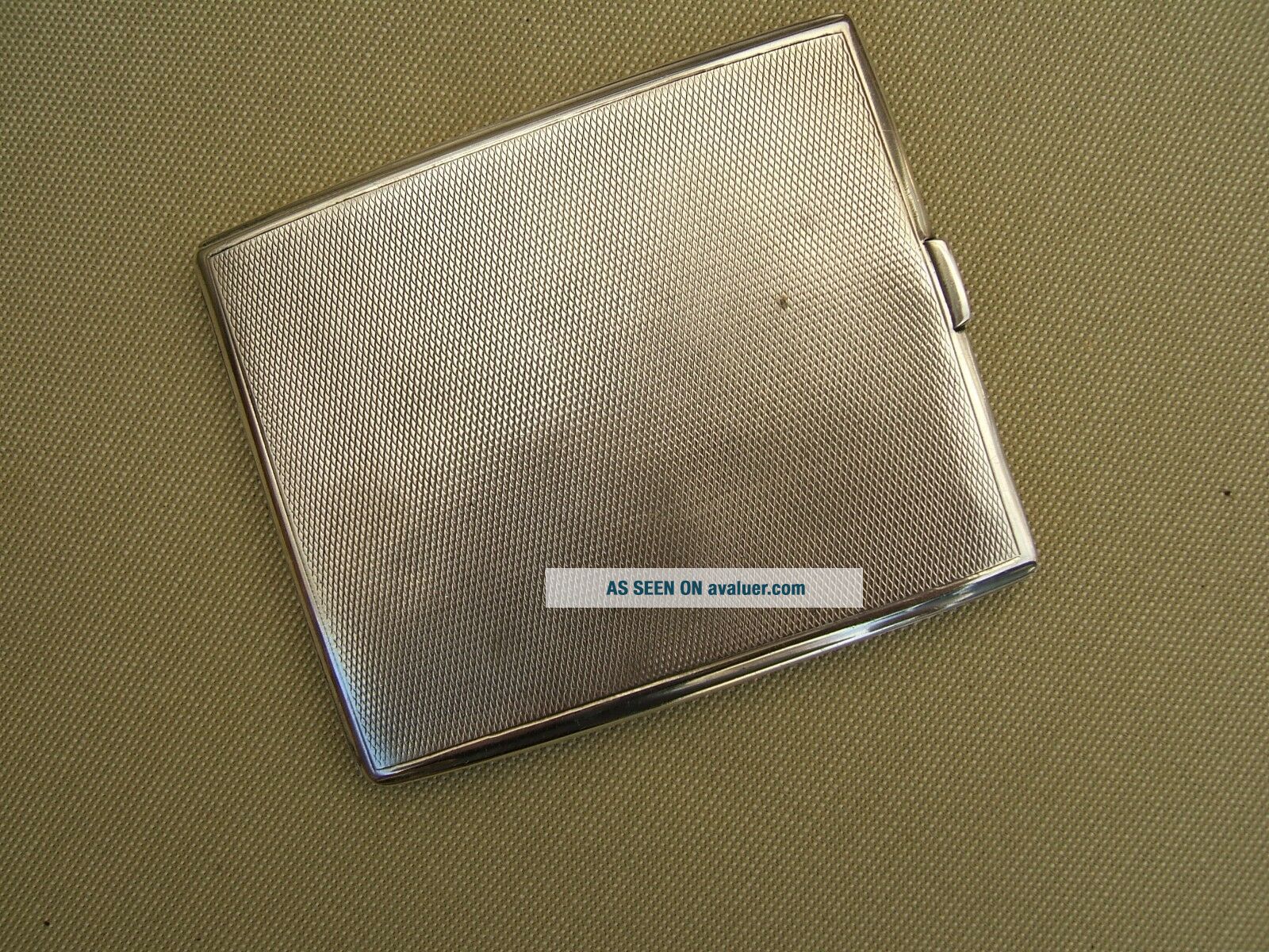 VINTAGE SILVER CIGARETTE CASE. HALLMARKED SHEFFIELD 1928. WILLIAM ...