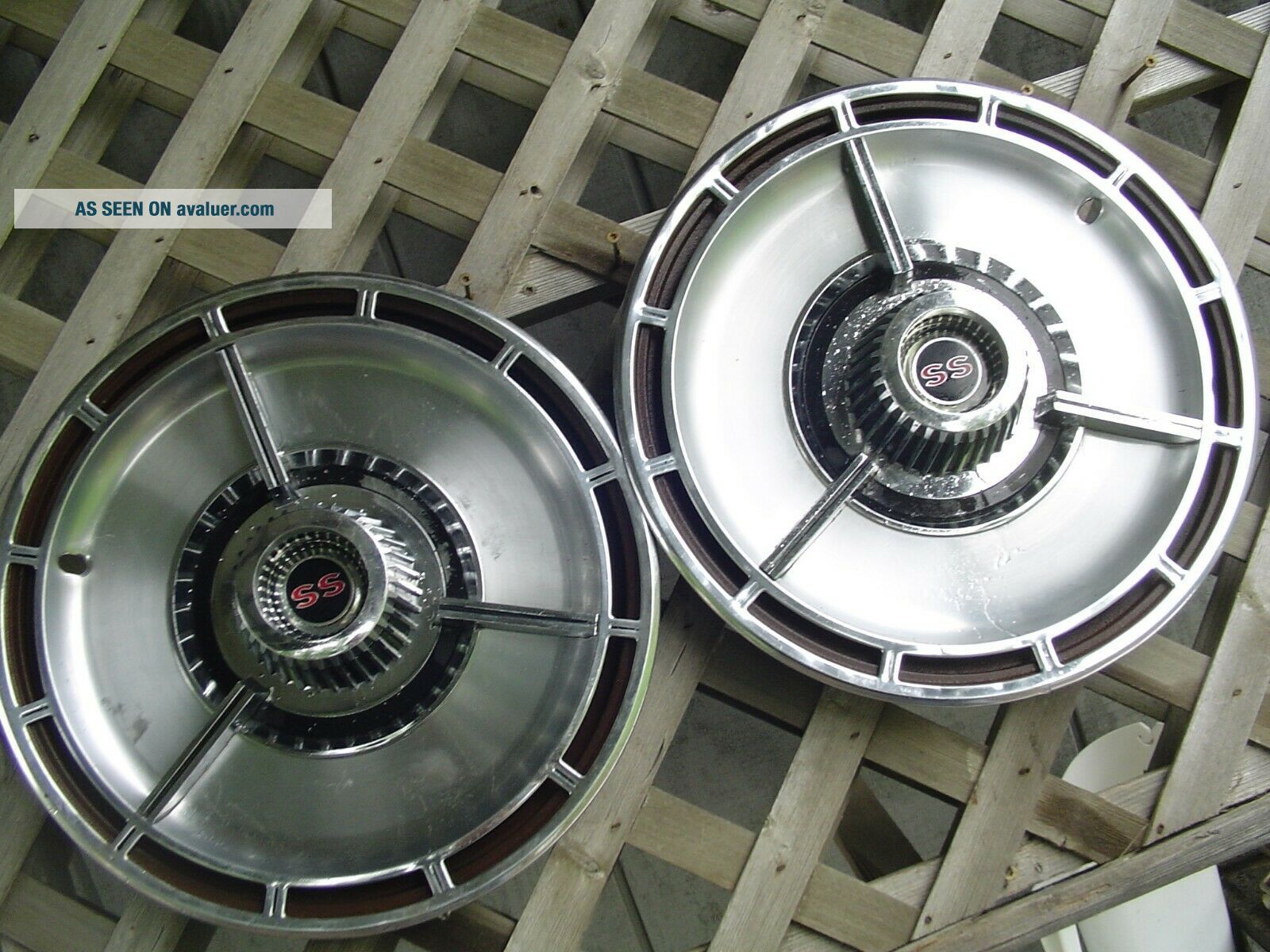 TWO VINTAGE 1964 64 CHEVROLET CHEVY IMPALA CHEVELLE SS HUBCAPS WHEEL ...