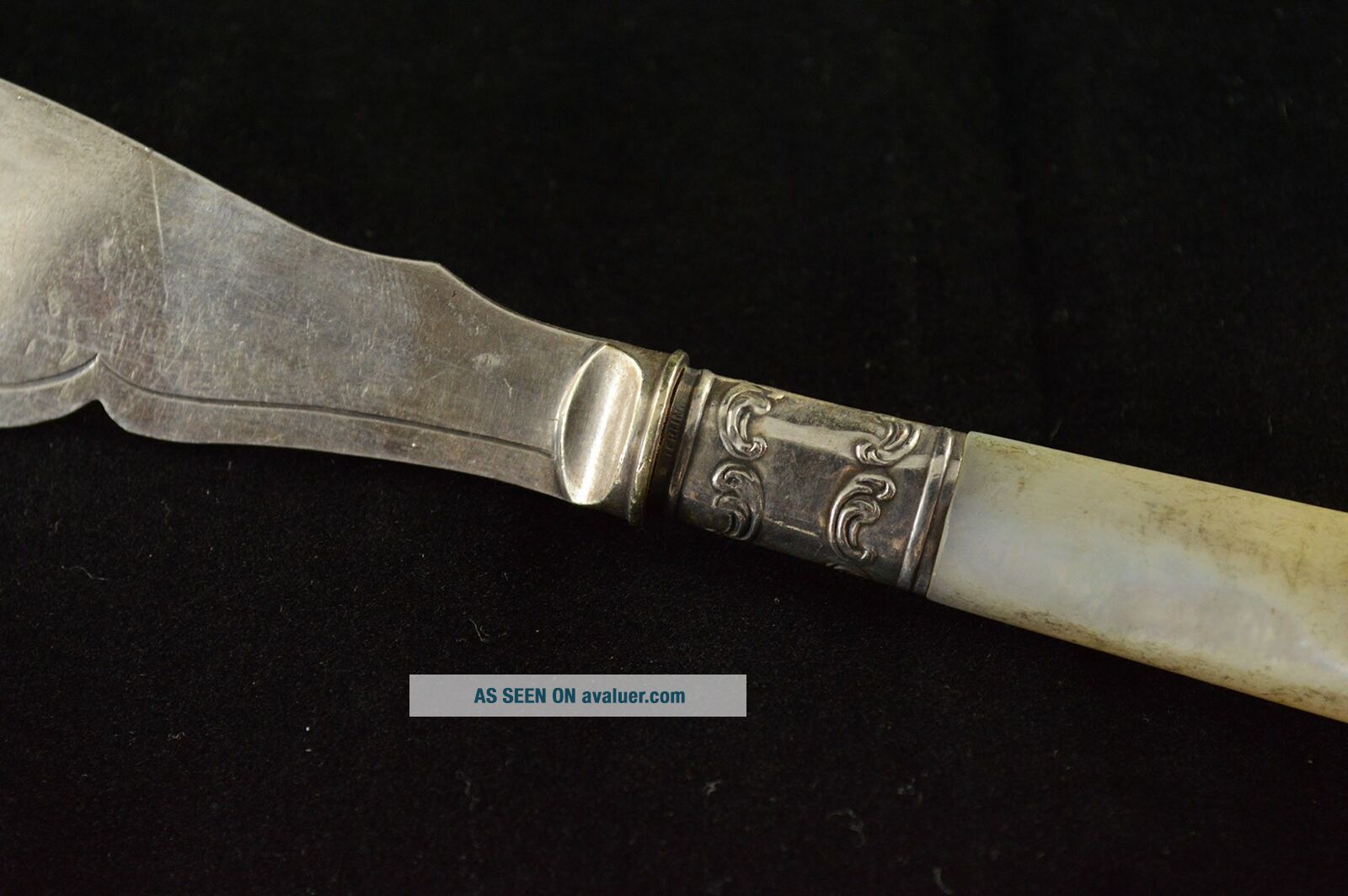 Sterling Silver Ornate Etched Floral Motif Knife Silverware | #956587
