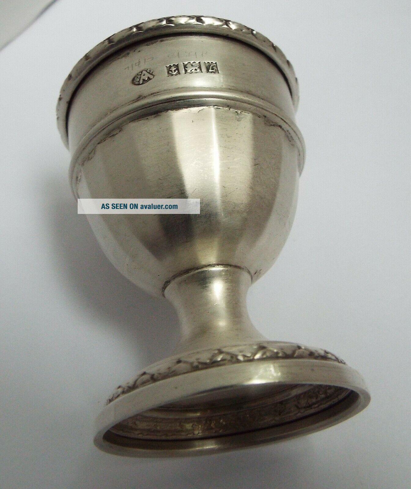 DECORATIVE ENGLISH ANTIQUE 1960 SOLID STERLING SILVER EGG CUP | #1055894