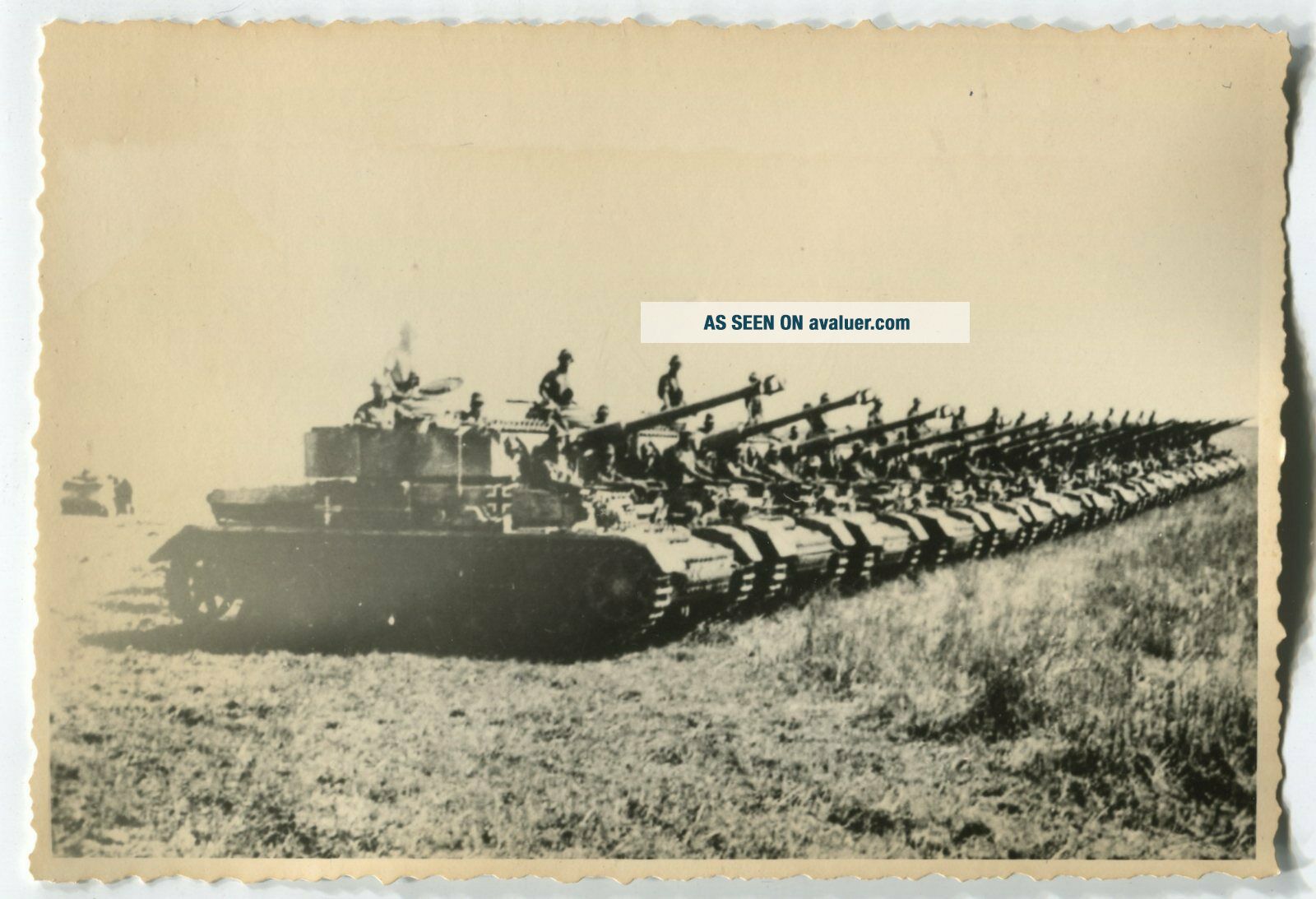 GERMAN WWII ARCHIVE PHOTO: PANZER III TANKS AT THE BATTLEFIELD | #1102934
